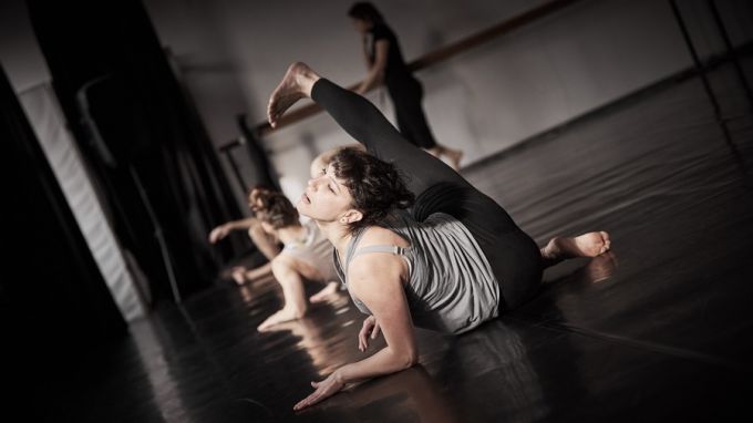 Derida Dance Center представя спектакъла си "Метроном" - Арт зона - БНР Новини