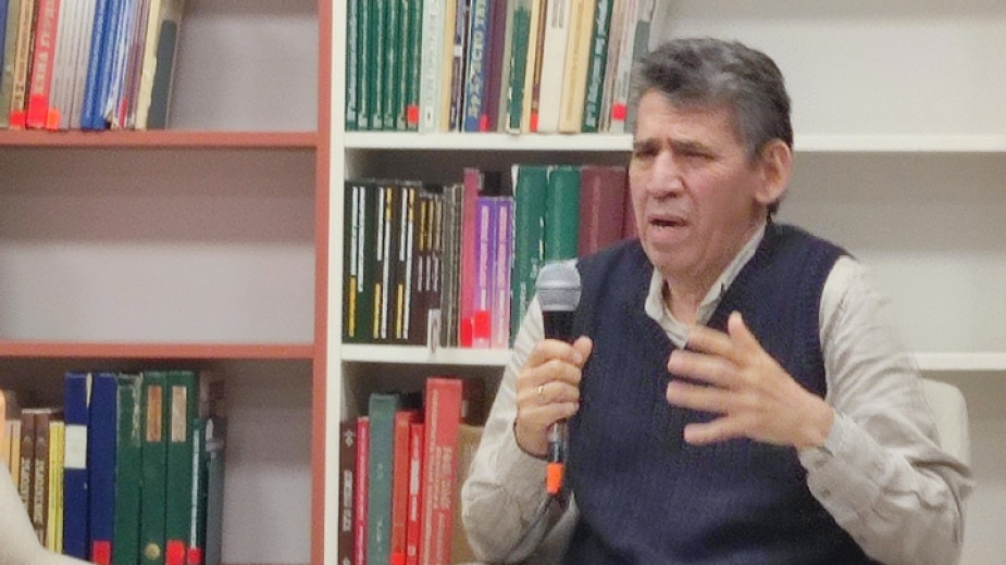 Рейнол Перес Васкес – преводач на месеца на Столична библиотека - Култура